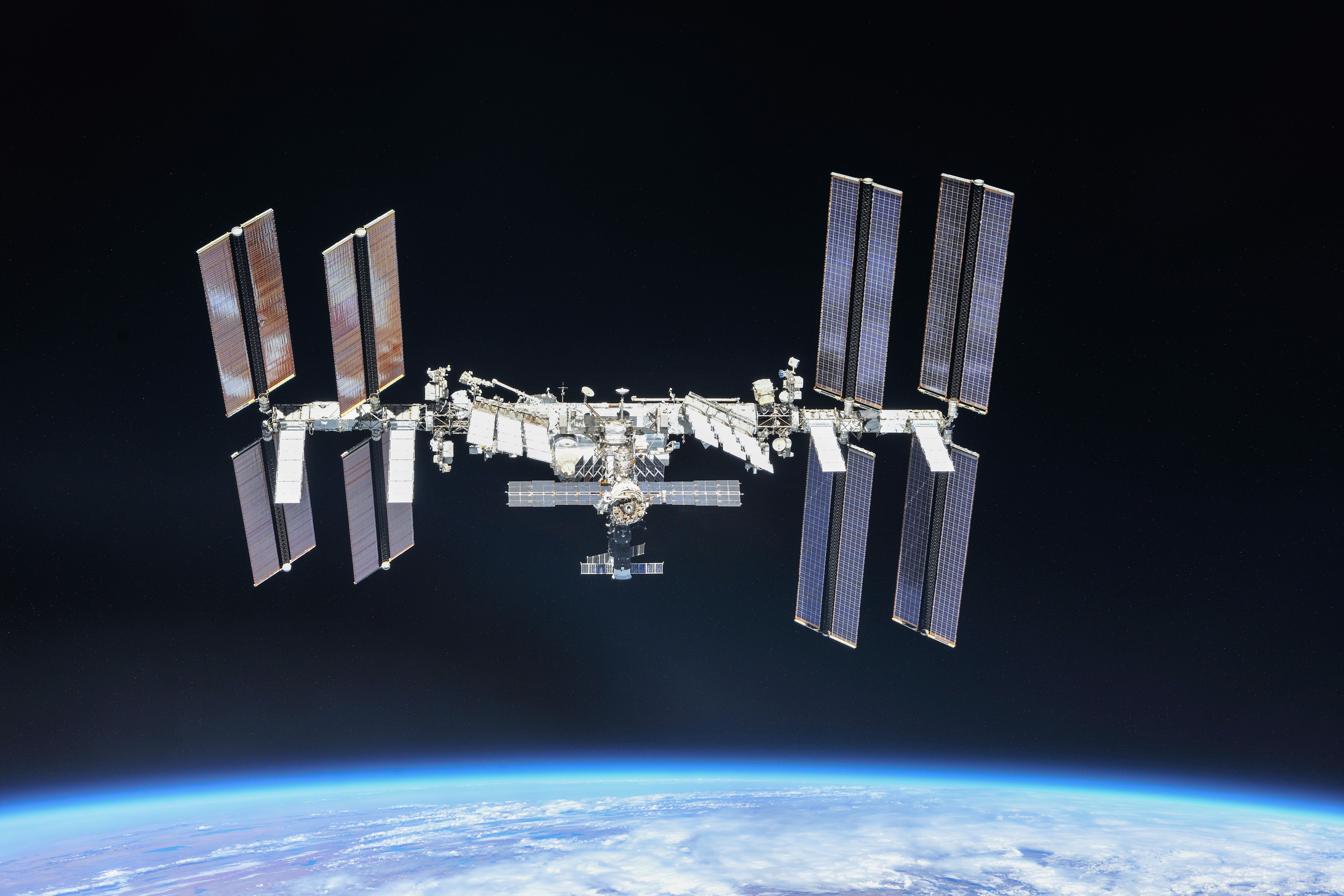 SpaceXs Fifth and Final Crew Dragon Grace Arrives at ISS with Axiom-4 ...